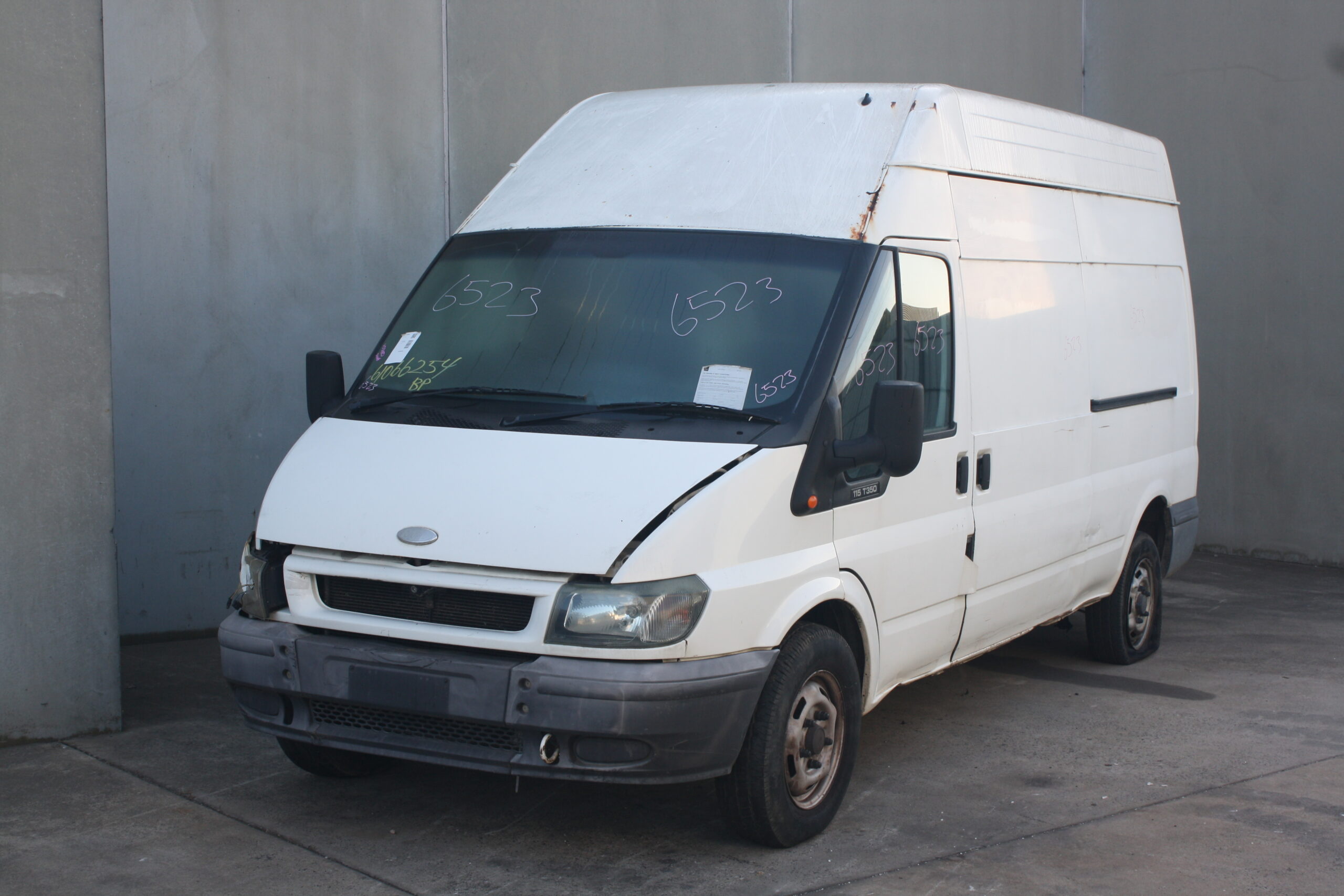 FORD TRANSIT 2004 - STOCK: 6523 - First Auto Parts
