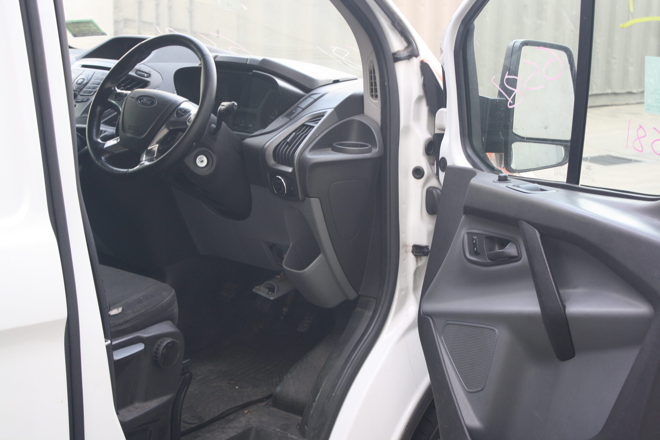 FORD TRANSIT CUSTOM 2015 - STOCK: 6581 - First Auto Parts